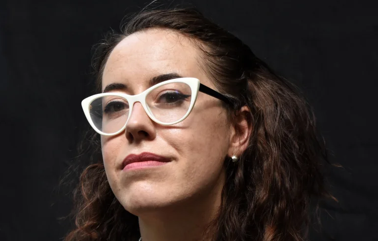 “Form, for me, is thinking”: An Interview with Caroline Crew – Pine ...